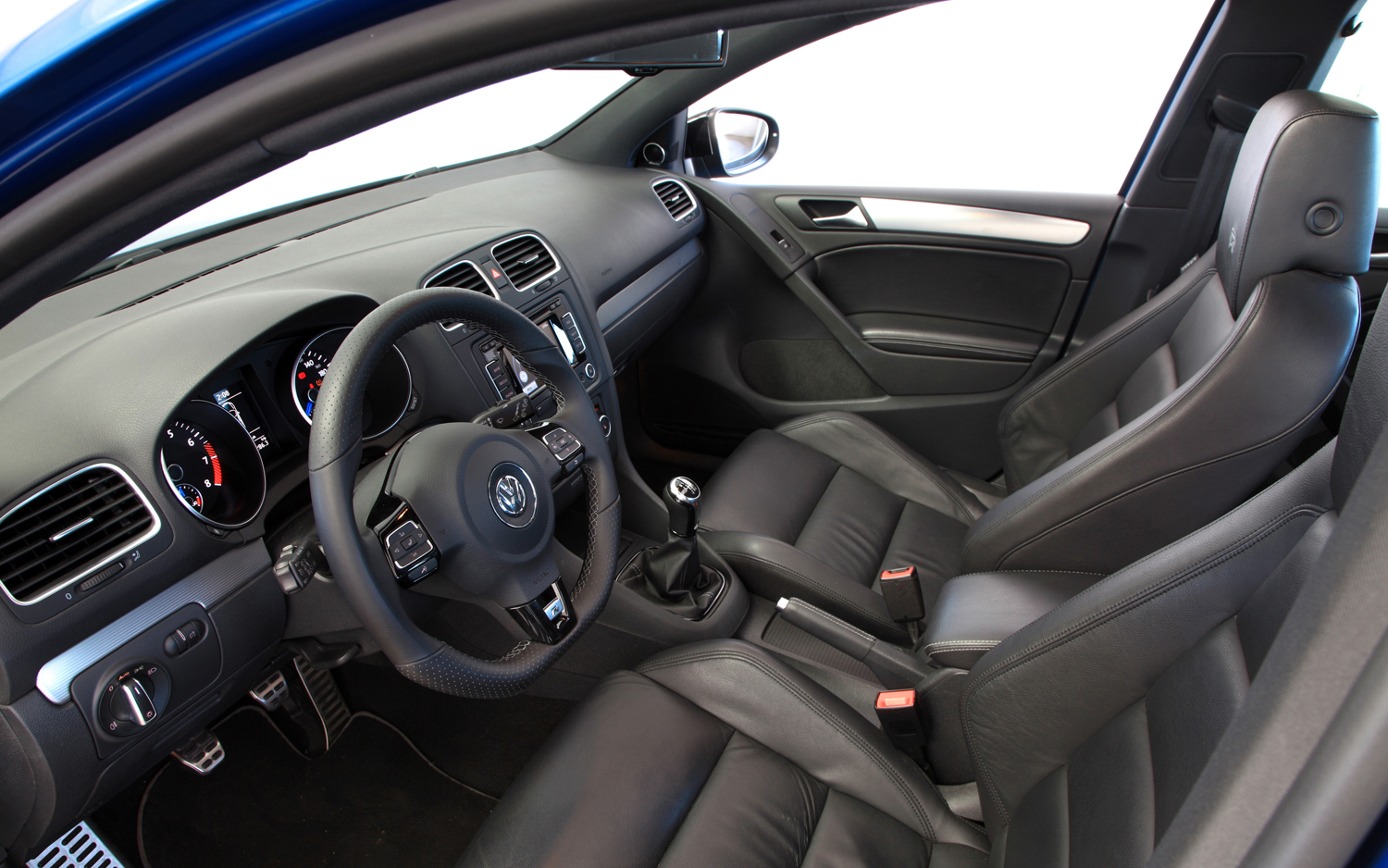 2004 and 2008 Volkswagen R32 and 2013 Volkswagen Golf-R - Automobile ...