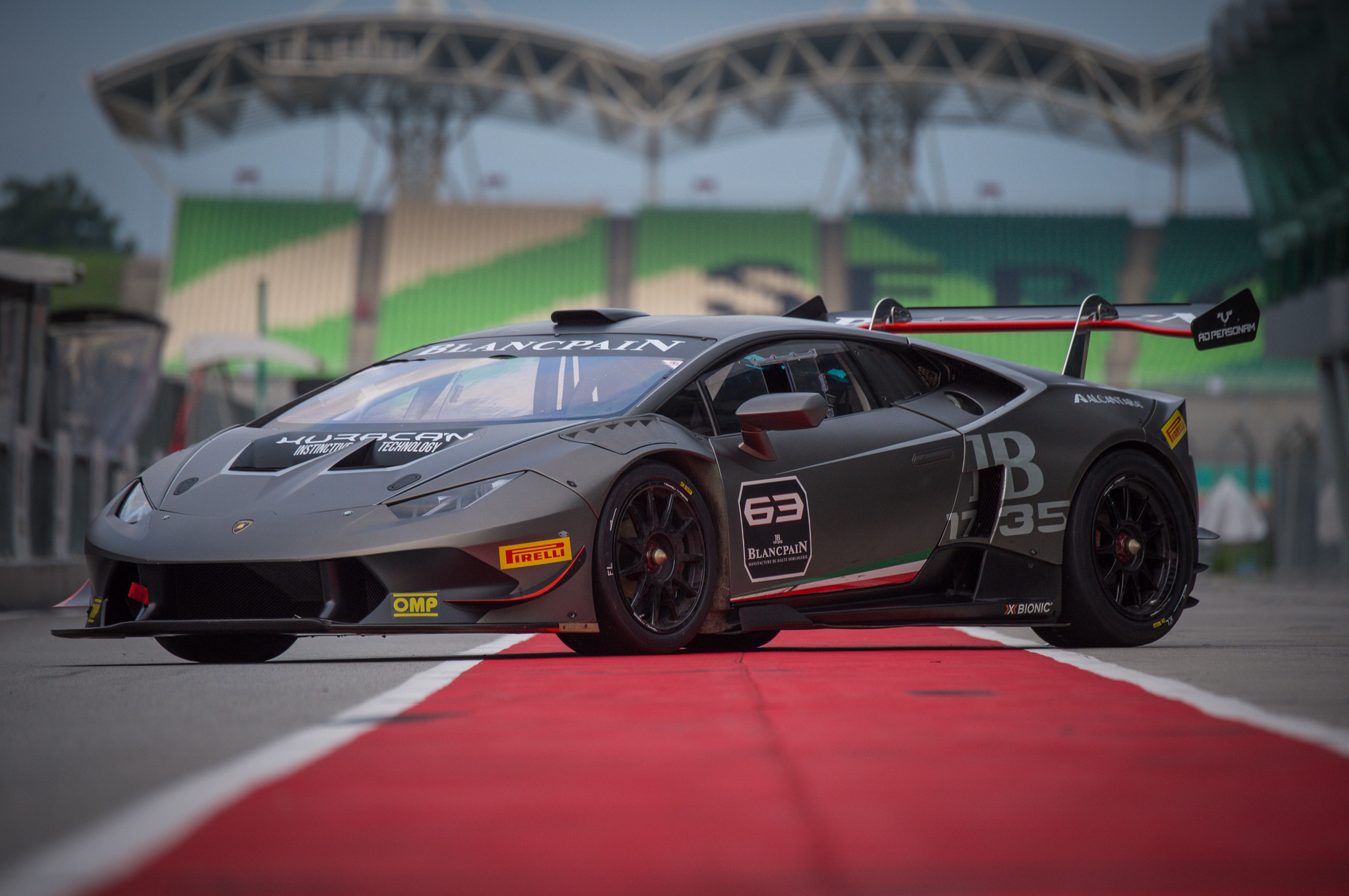 Lamborghini Huracan LP 620-2 Super Trofeo Review