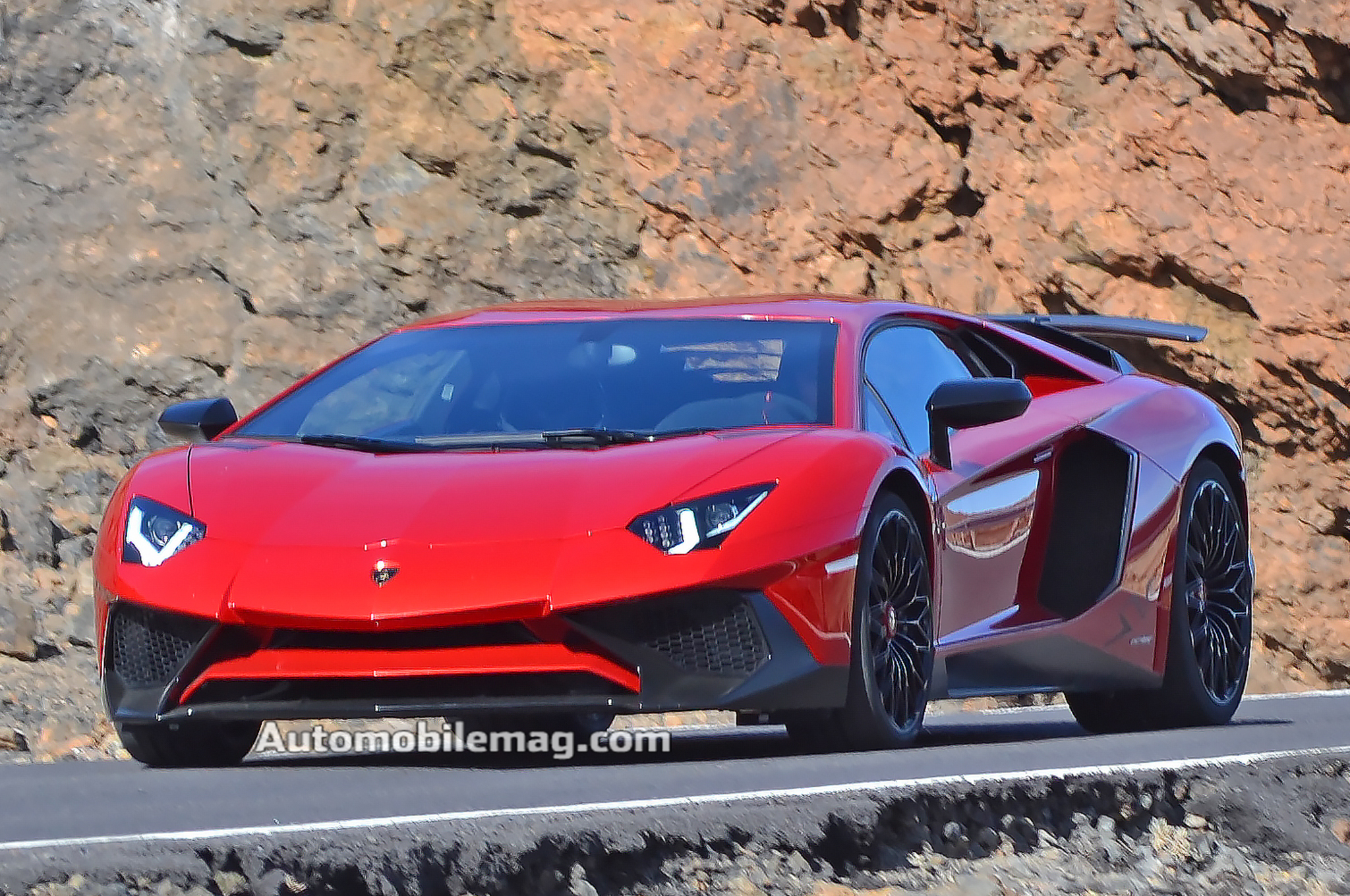 Lamborghini Aventador LP750-4 SV Debuts with 740 HP