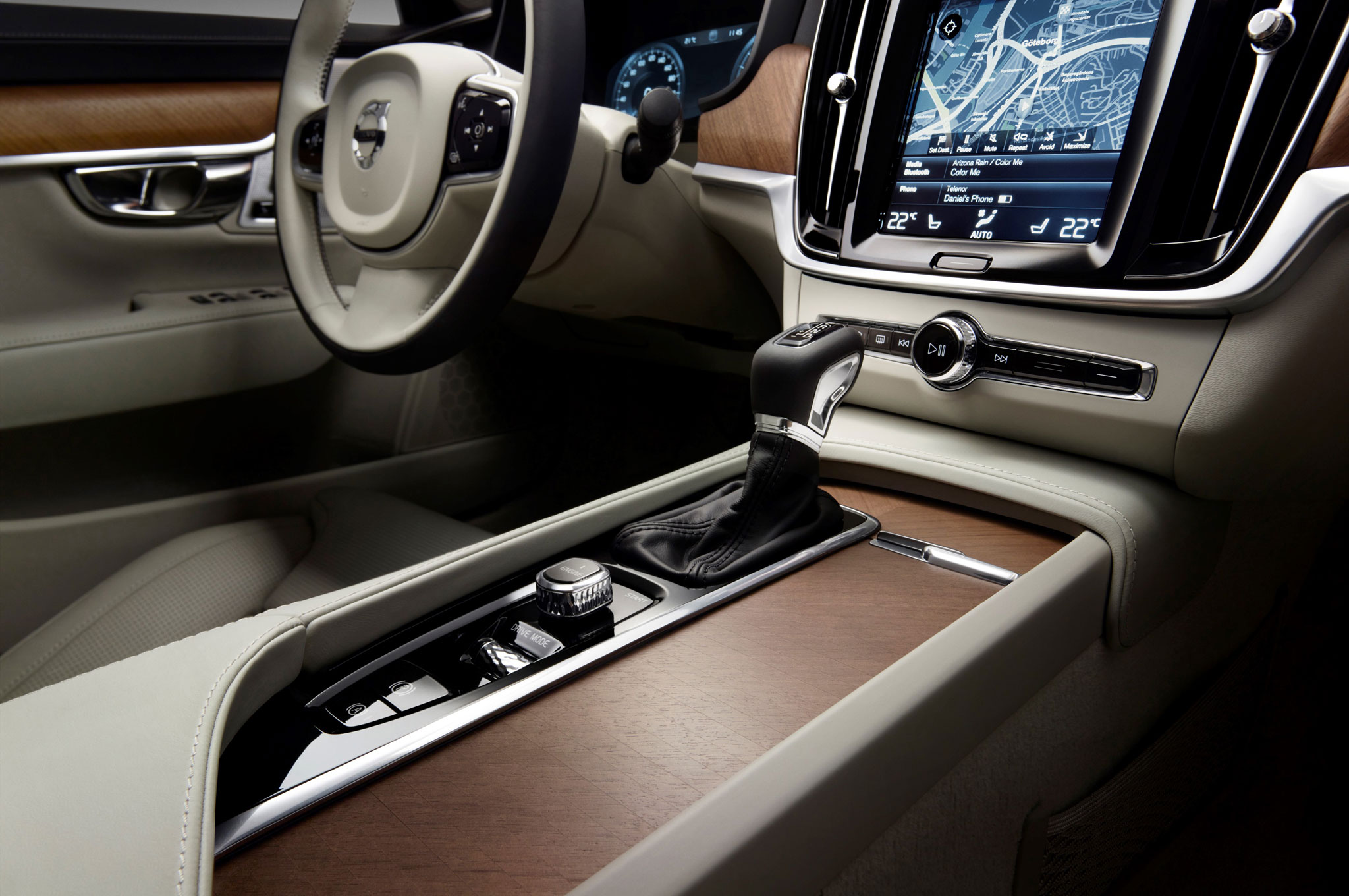 Take a Look Inside the 2017 Volvo S90 Luxury Sedan