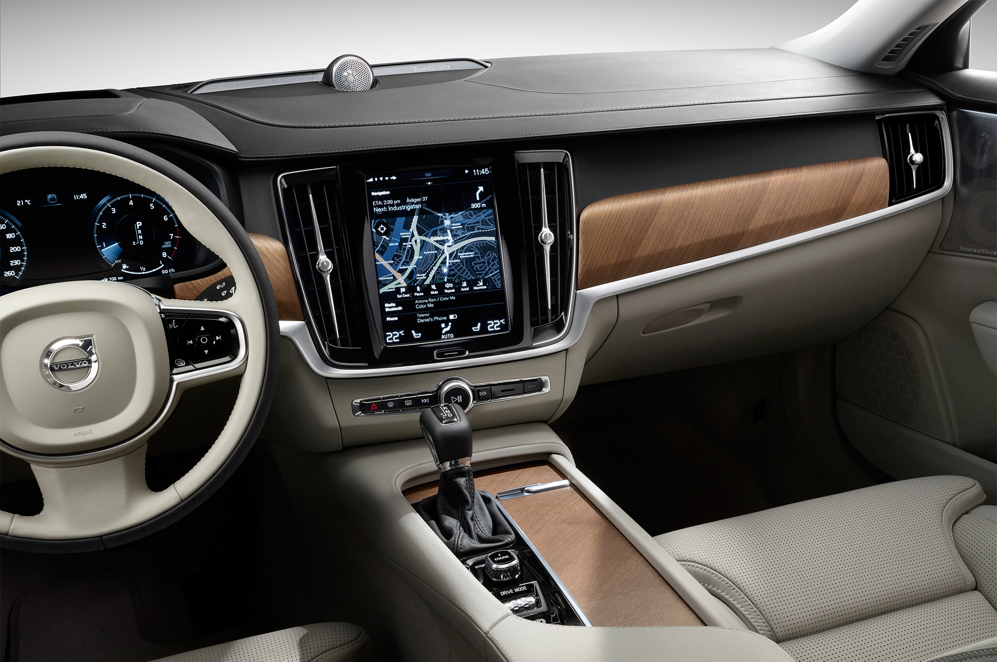 Take a Look Inside the 2017 Volvo S90 Luxury Sedan