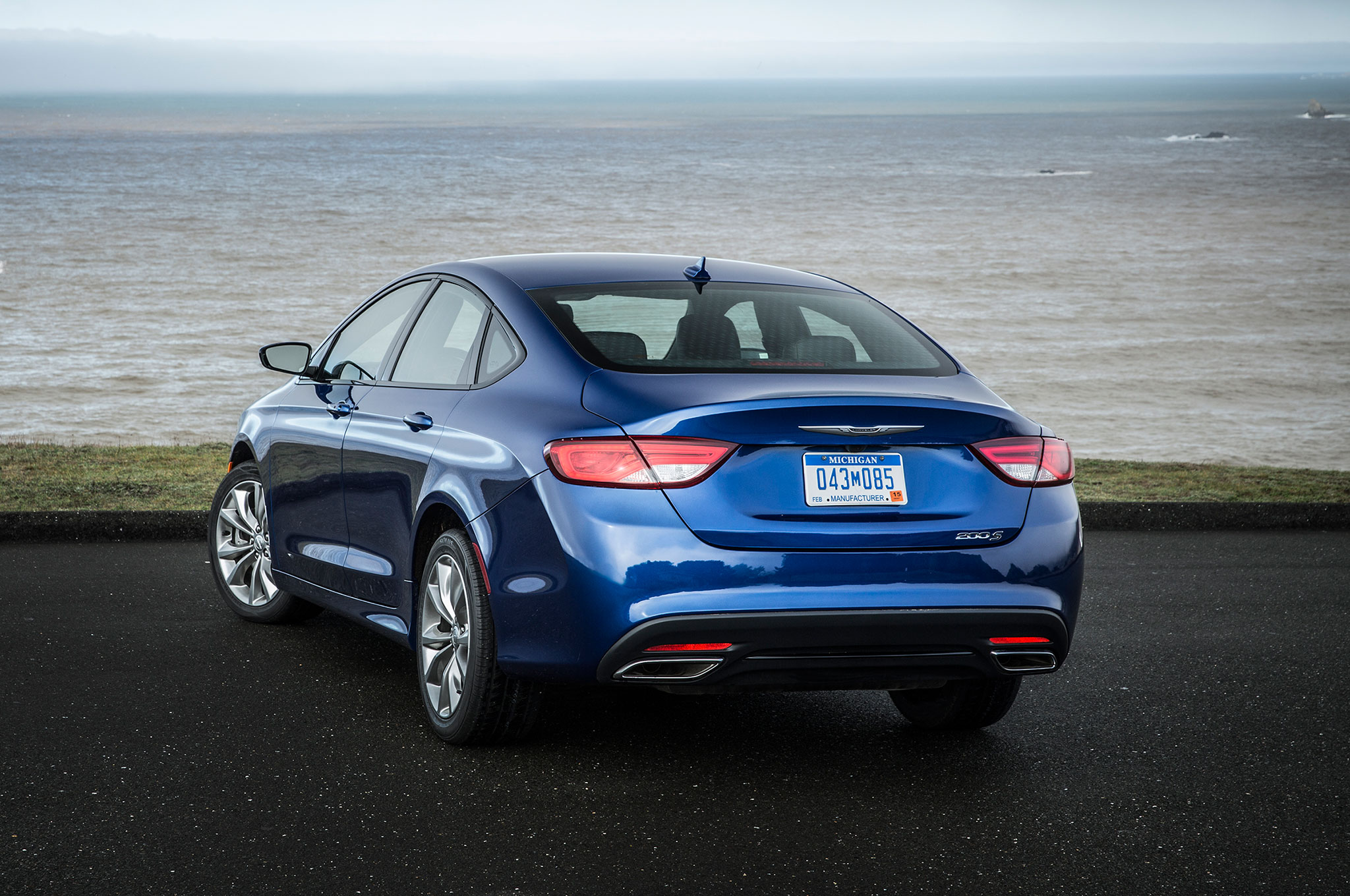 2016 Chrysler 200C Review