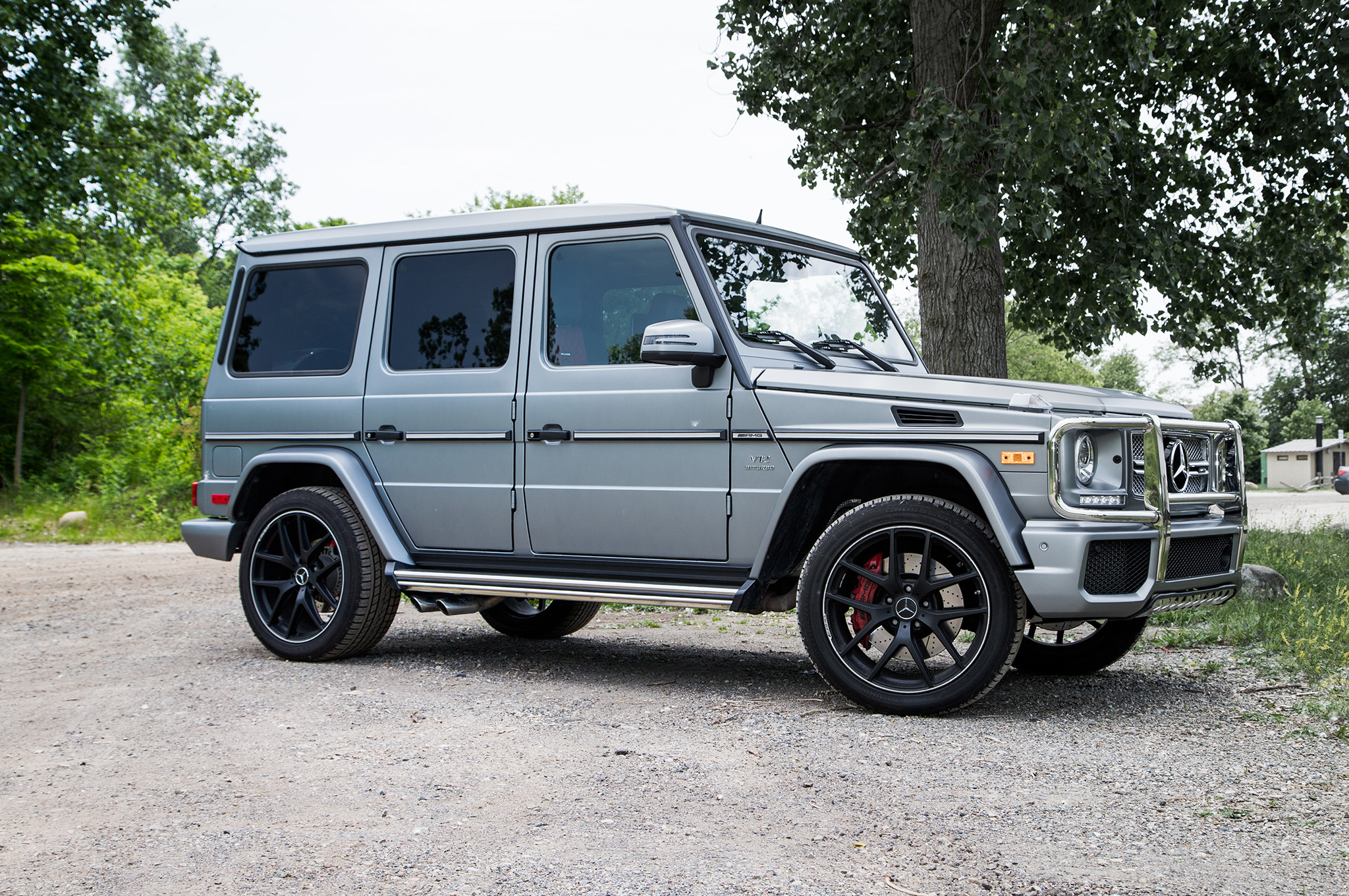 Watch a 2016 Mercedes-AMG G65 Square Off Against a 1973 Icon FJ44 ...