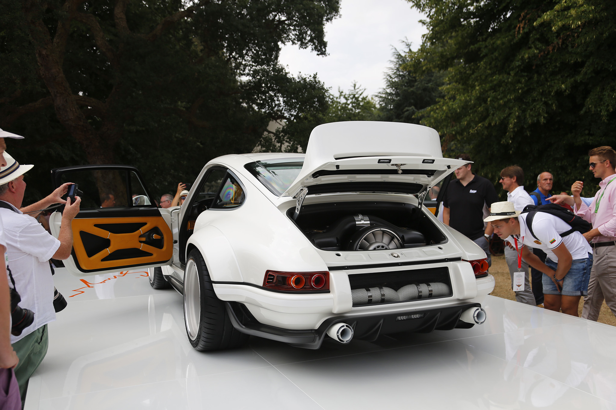 Up Close and Personal with the New Singer DLS at Goodwood | Automobile ...
