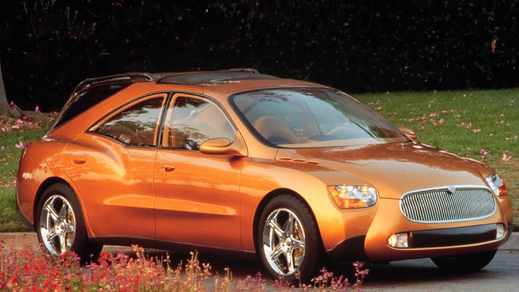 Buick Previewed the Rendezvous With the Signia Concept in 1998